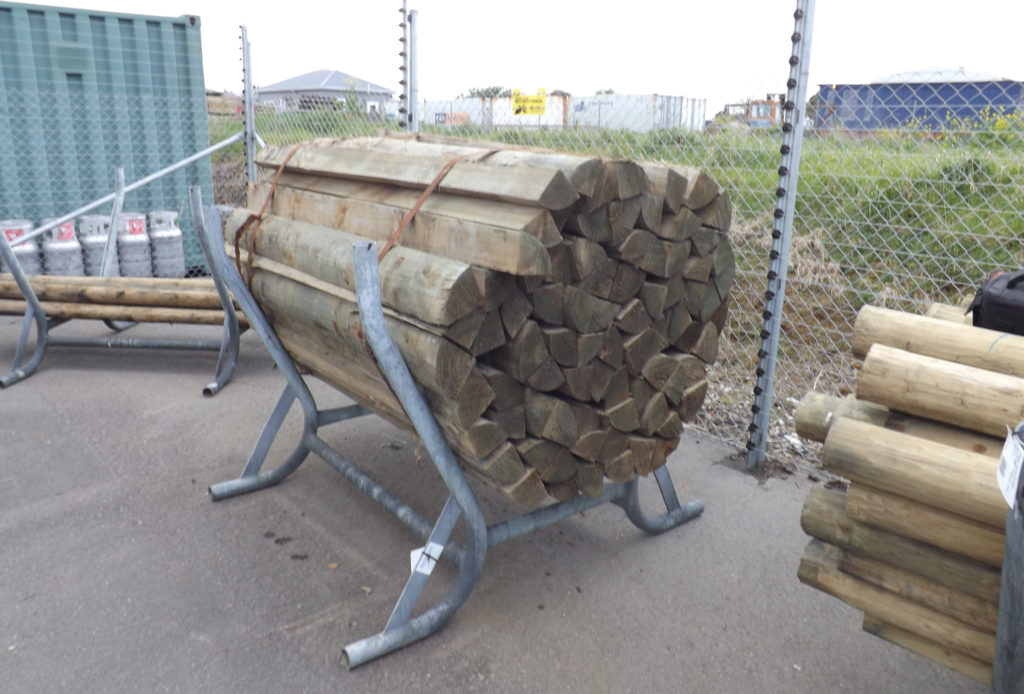 Portable Fence Post for temporary electric fences - troughMOBILE